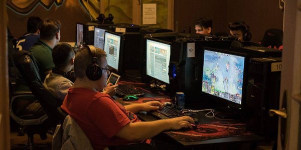 Superior gaming experiences in selected Cyber Cafés – PC-coolers